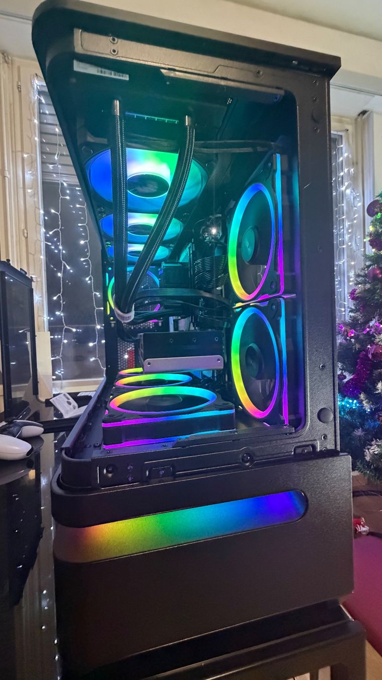 PC gamer Ultra core7 GPU 5070 (Neuf avec emballage d'origine) à ...