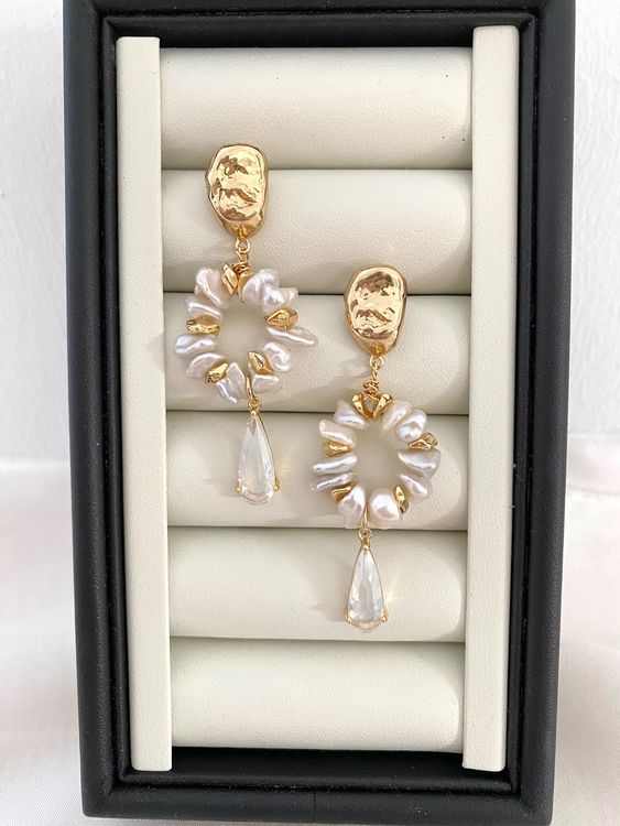 Perlen Ohrringe /Süsswasserperlen echte (Neu und originalverpackt) in Sarnen für CHF 50 – mit ...