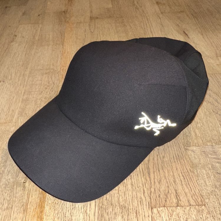 Arcteryx Cap schwarz (Gebraucht) in Gelterkinden für CHF 45 – mit ...