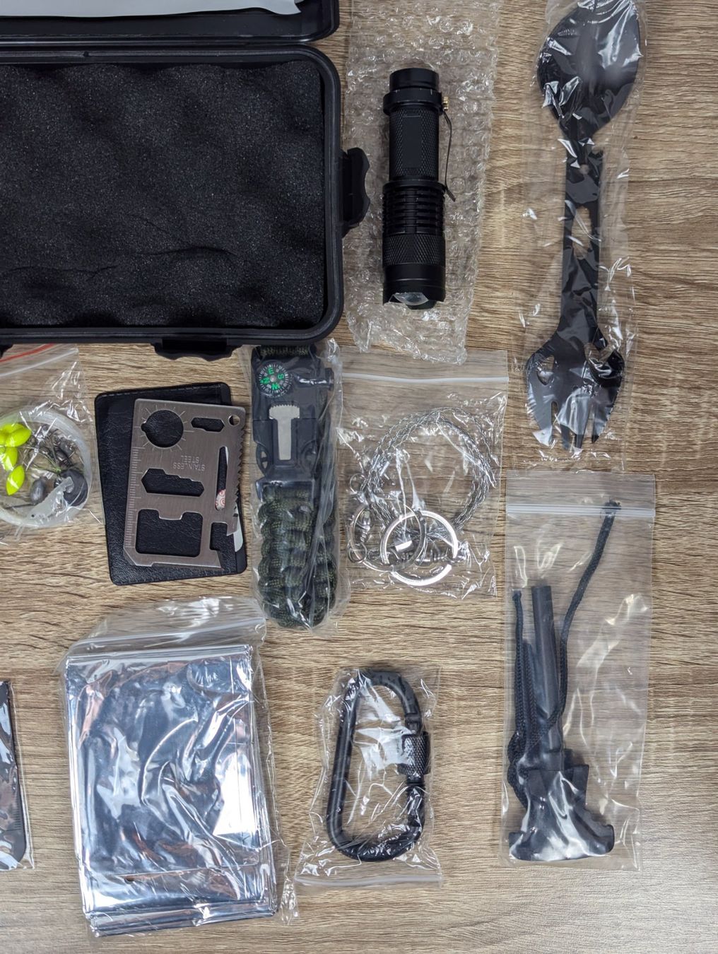 Kit de Survie Complet 15-en-1 (Neuf) - Randonnée & Bushcraft (Neuf avec ...