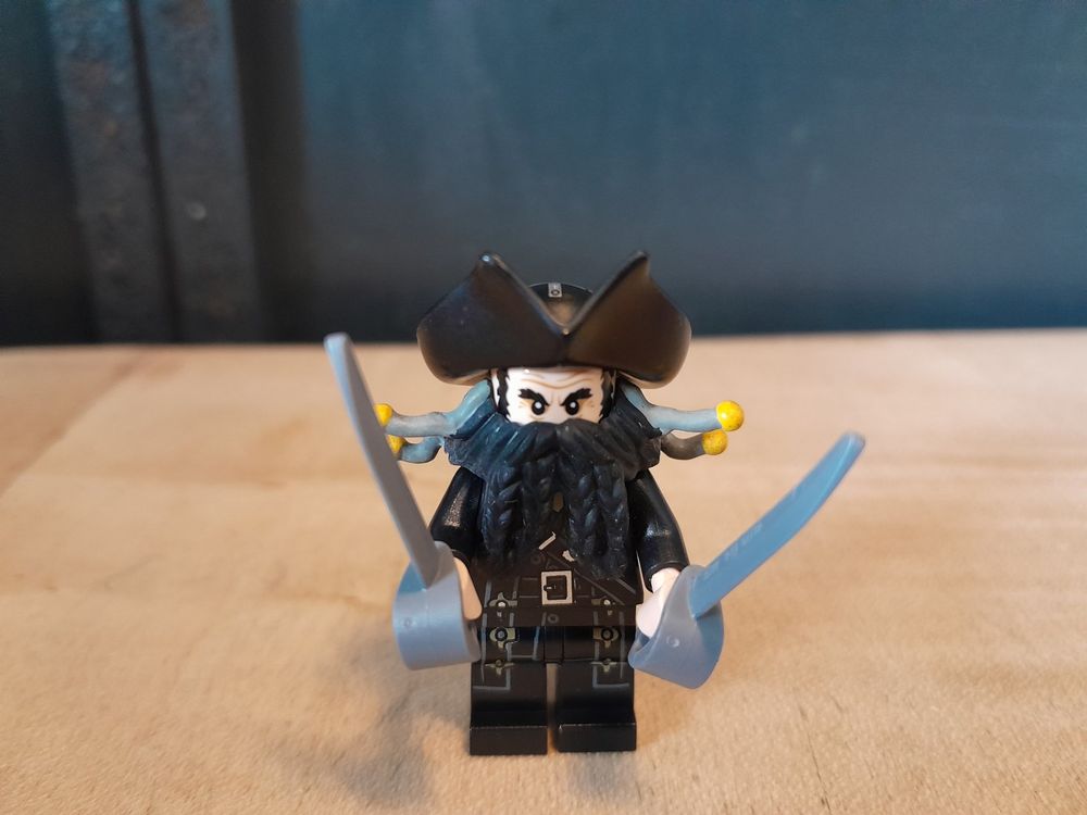 Lego Piraten Pirates of the Caribbean Captain Blackbeard (Gebraucht) in ...