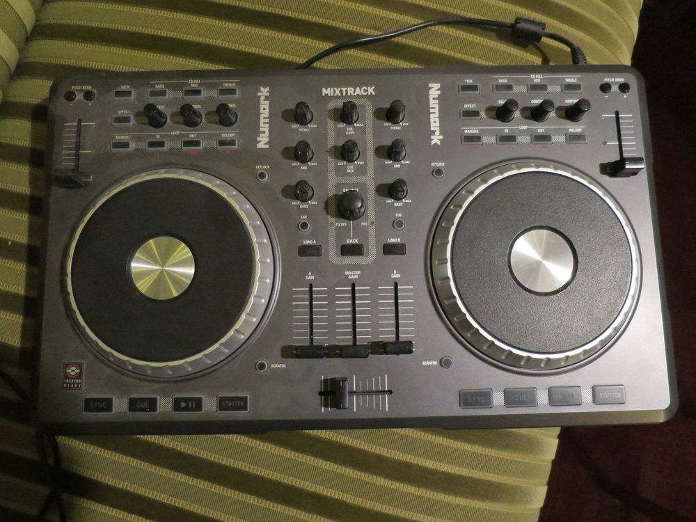 Numark Mixtrack DJ Pult | Kaufen auf Ricardo