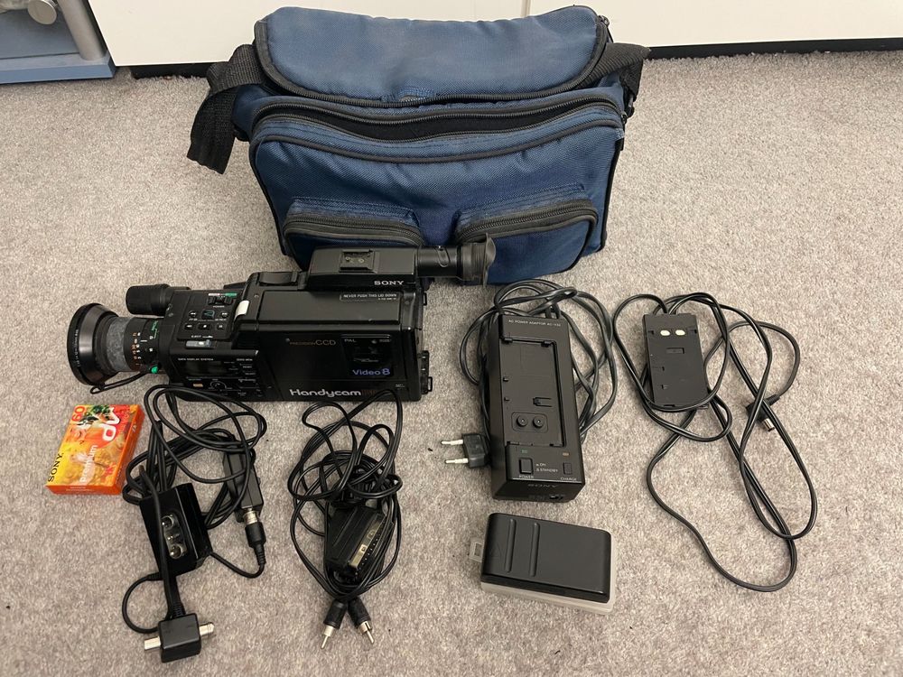 SONY Handycam PRO CCD-V90E Video 8 (Defekt) in Dübendorf für CHF 29 ...