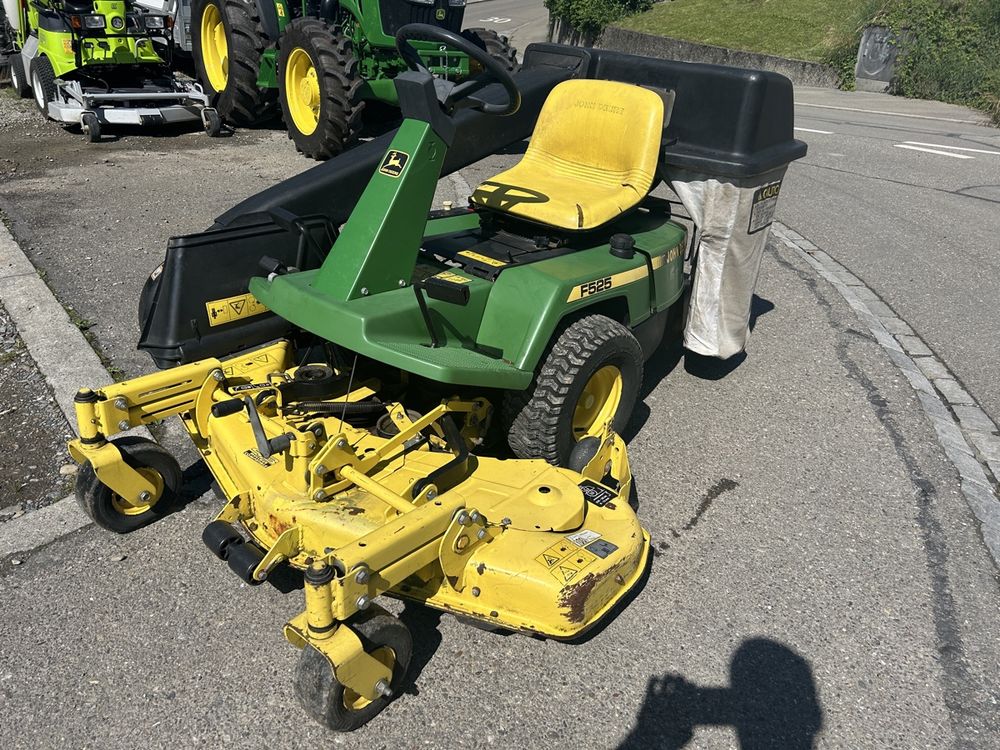 Rasentraktor John Derre F525 mit Mähwerk und Grasaufnahme (Gebraucht) in Embrach für CHF 2500 ...