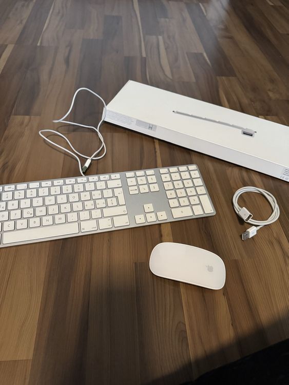 Apple Magic Keyboard (Zahlenblock) + Magic Mouse (Gebraucht) in Baar ...