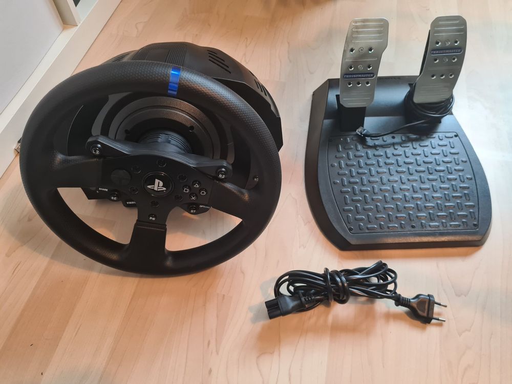 Thrustmaster T300 RS (PS5, PS4, PC, PS3) inkl. Pedale | Kaufen auf Ricardo