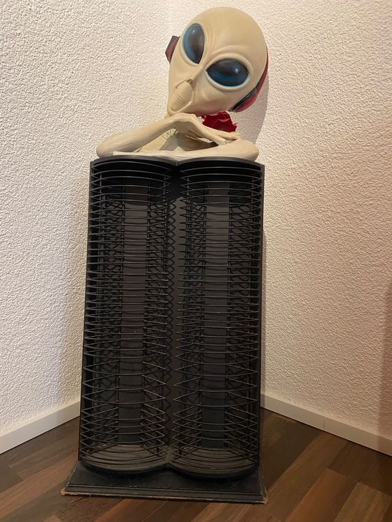 Alien CD Ständer (Gebraucht) in goldach für CHF 49 – nur Abholung auf ...