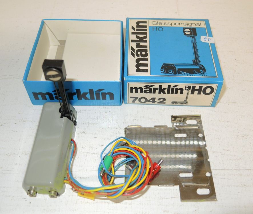 Märklin Gleissperr- Signal 7042 (Gebraucht) in Courtaman für CHF 17 ...