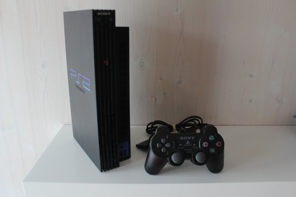 Sony Play Station 2 Fat / PS2 / PlayStation / + Controller (Gebraucht ...