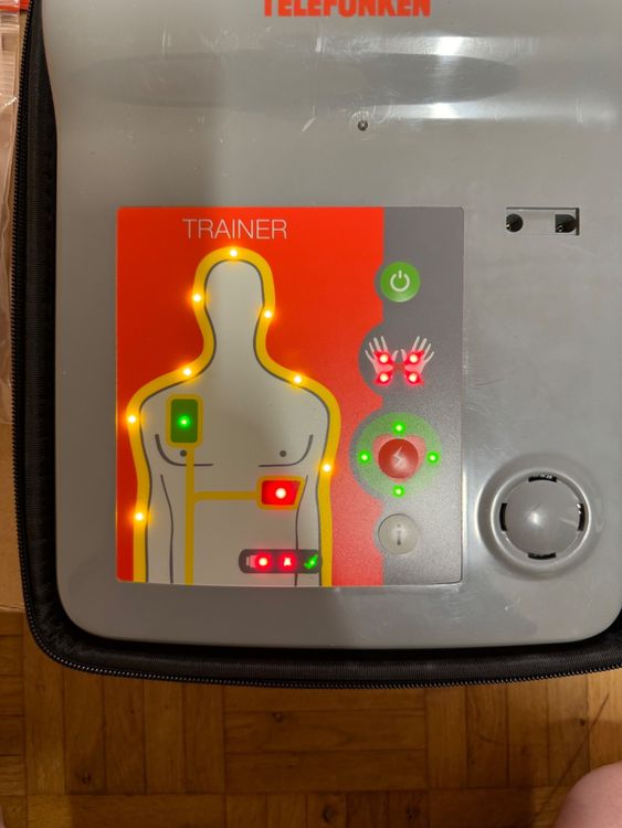 Defibrillator AED Trainer von Telefunken (Defekt) in Niederuzwil für ...