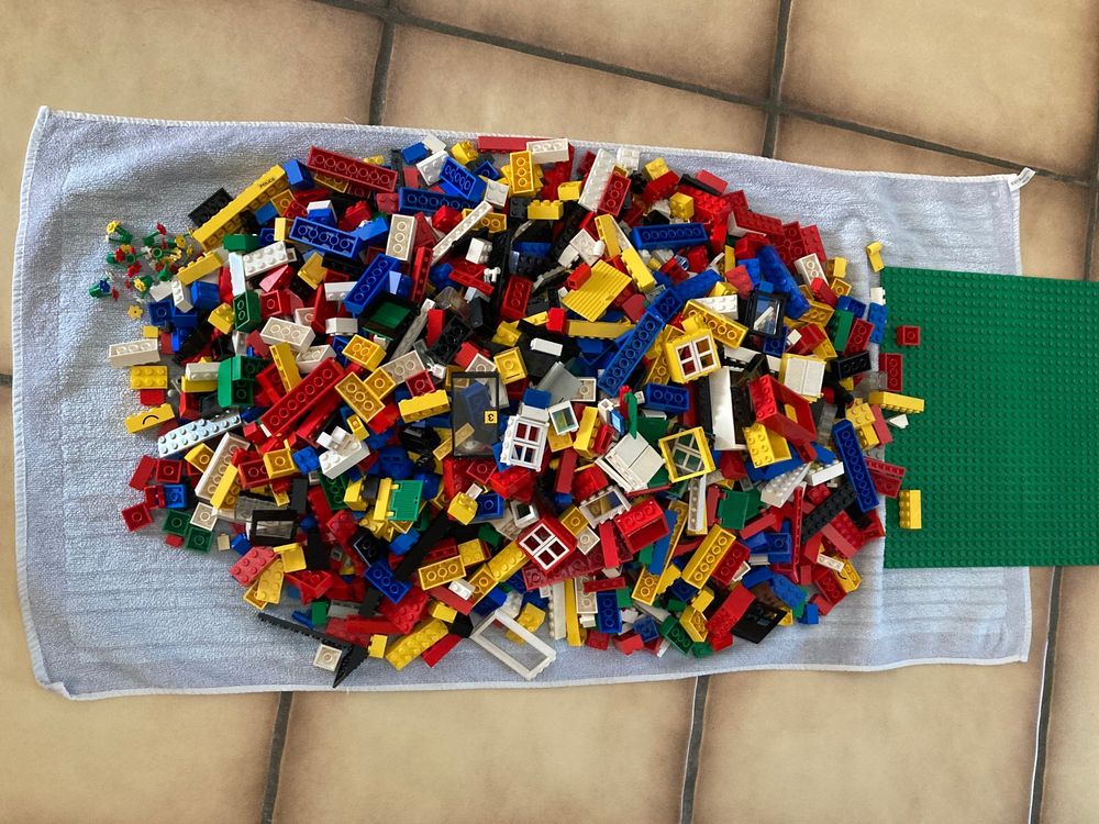 3Kg Lego Gross+kleineteile (Gebraucht) in Sutz für CHF 47 – mit ...