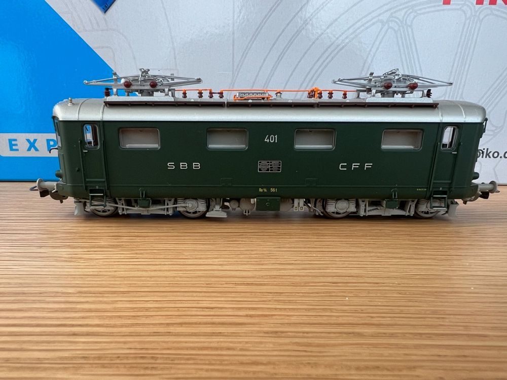 Locomotive H0 SBB-CFF Re 4/4 Piko 96882 (compatible Märklin) (D ...