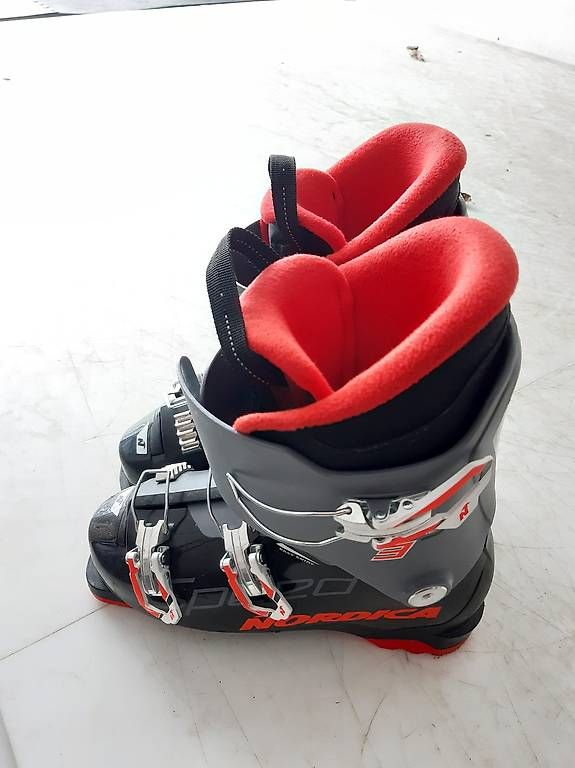 Nordica Skischuhe Kids (Gebraucht) in Zürich für CHF 30 – nur Abholung ...