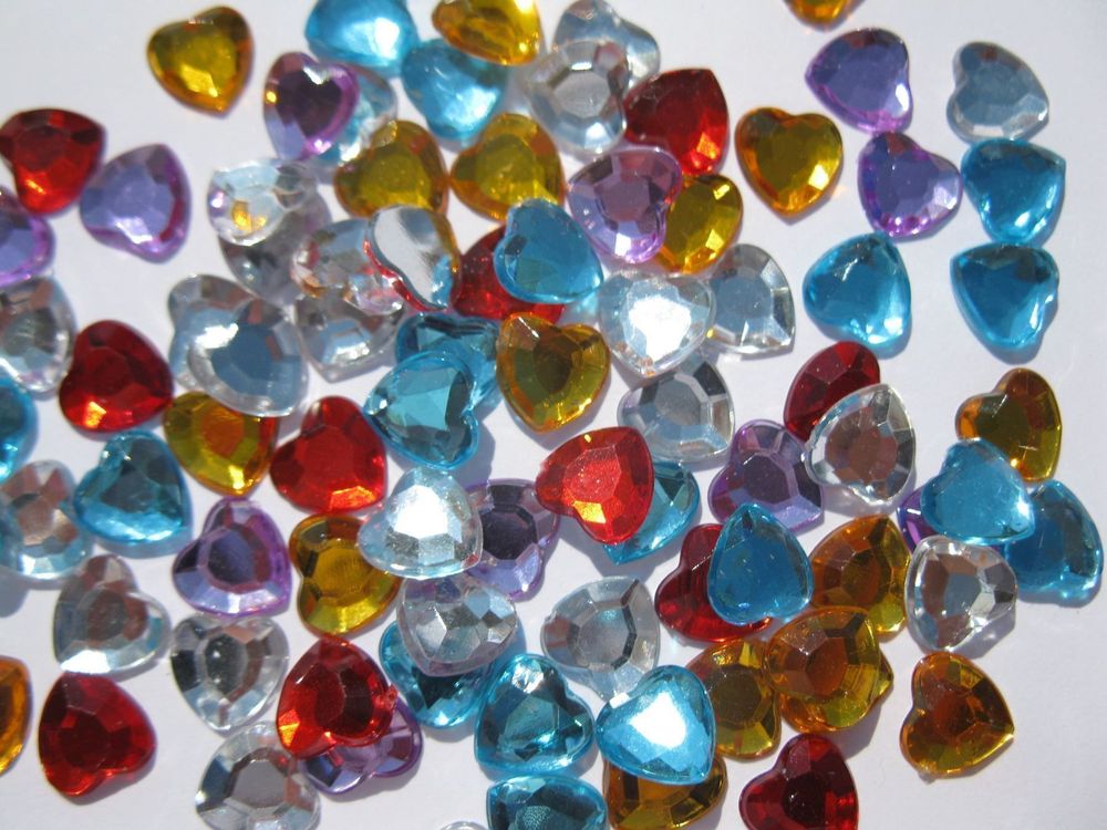 100 Strass Deko Herzen, Streudeko Herz Mix aus 5 Farben (Neu und originalverpackt) in St ...