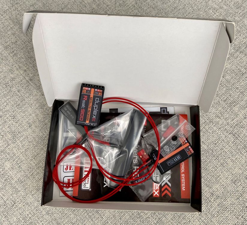 2 Jeti Duplex Rsat 900 MhZ 2.4 EX Empfänger (Neu und originalverpackt ...