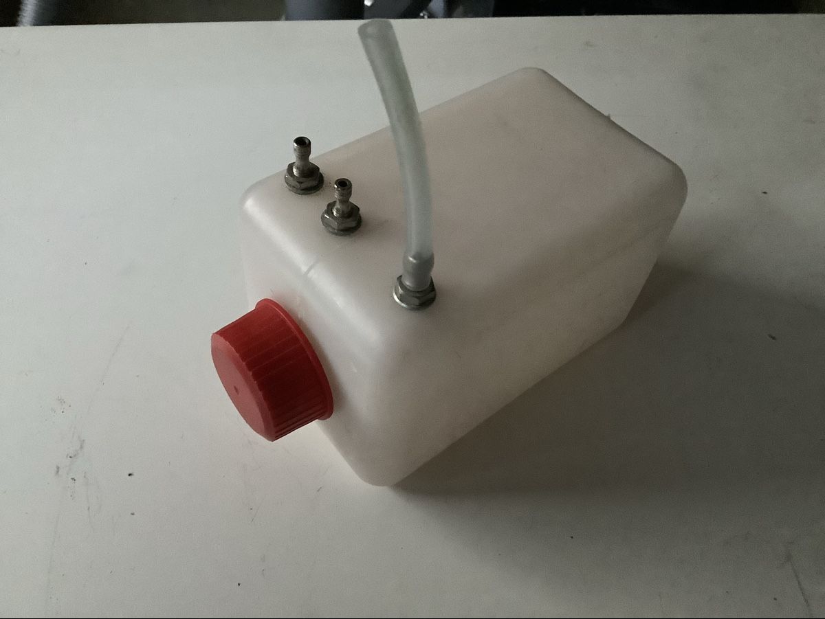 Méthanol Tank VARIO RC (D'occasion) à Moutier pour CHF 1 – avec ...