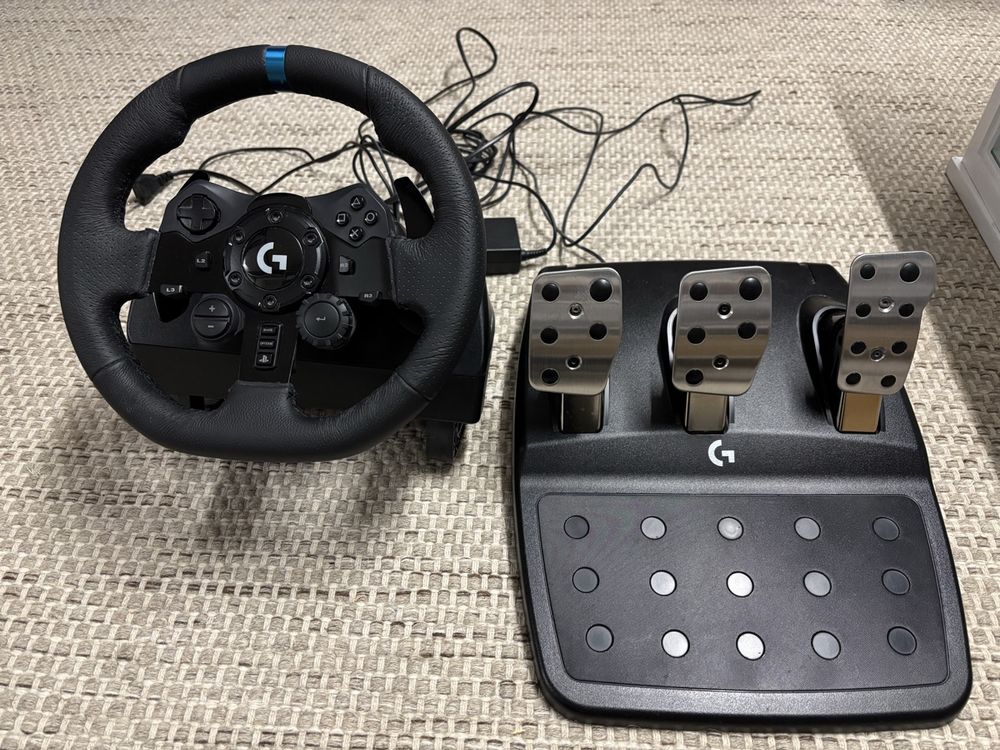 Logitech G923 Racing Wheels & Pedals (Gebraucht) in Pfäffikon ZH für ...