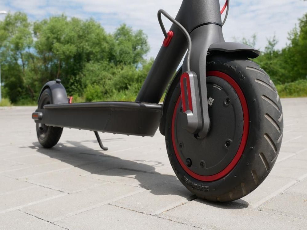 Xiaomi Mi 365 Pro Scooter | Acheter sur Ricardo