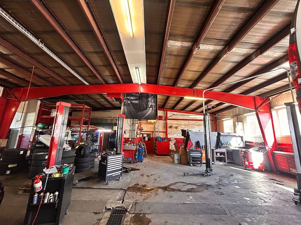 Structure métallique rouge (Gebraucht) in Romont FR für CHF 12900 – nur ...