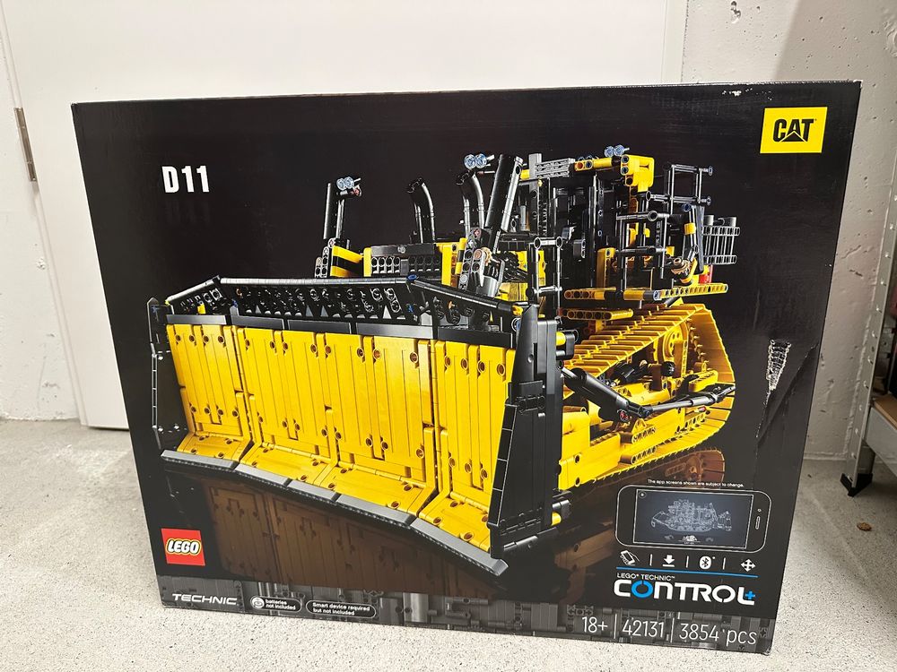 Lego Technic D11 CAT Bulldozer 42131 (Neu (gemäss Beschreibung)) in ...
