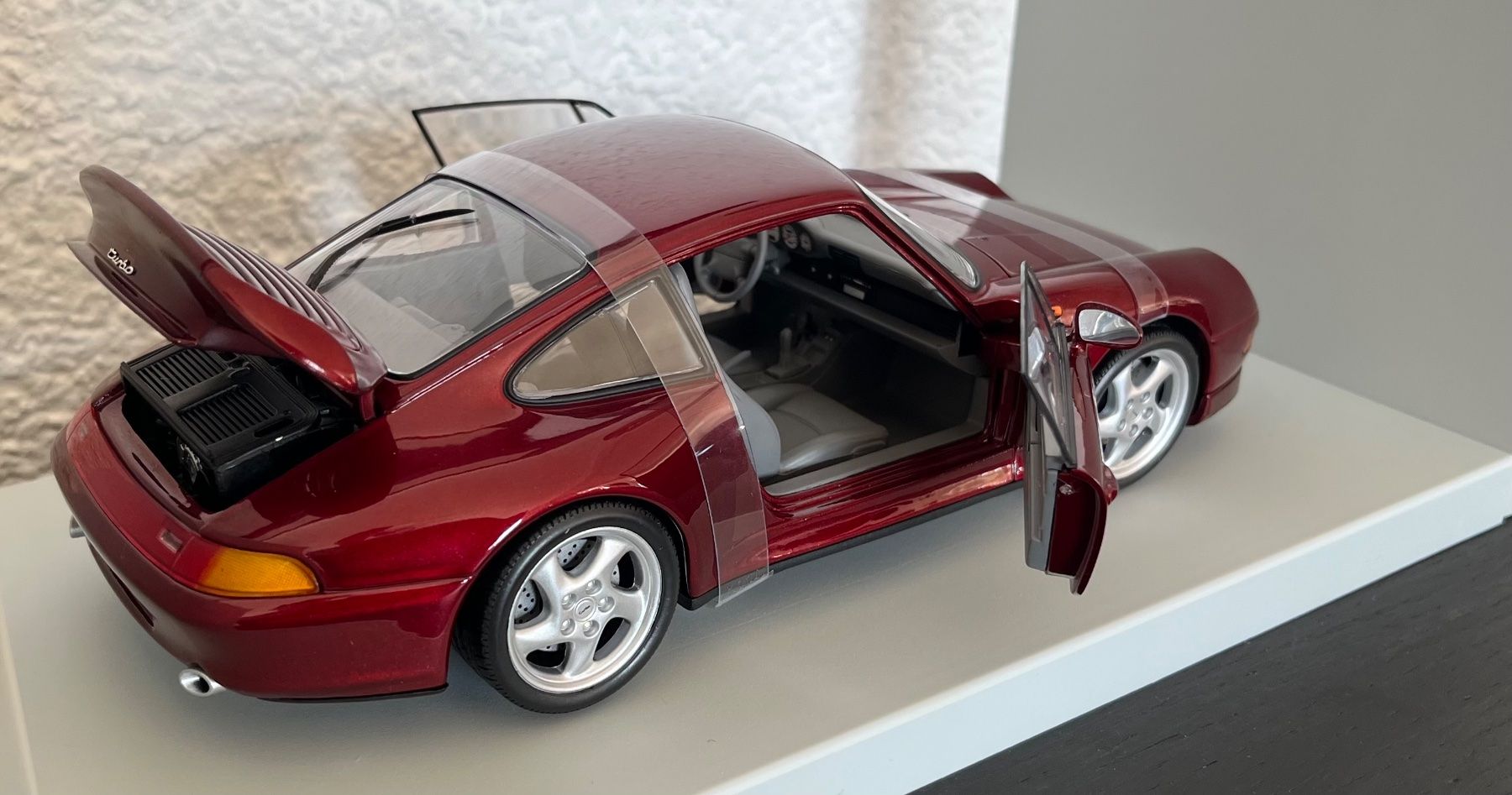 UT Porsche 911 Turbo 1997, red metallic 1:18 (Gebraucht) in St-Cergue ...