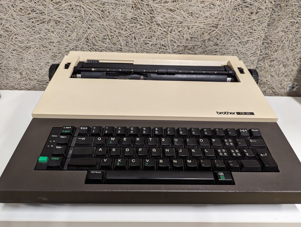 Brother CE-25 Schreibmaschine aus den frühen 80ern (Gebraucht) in ...