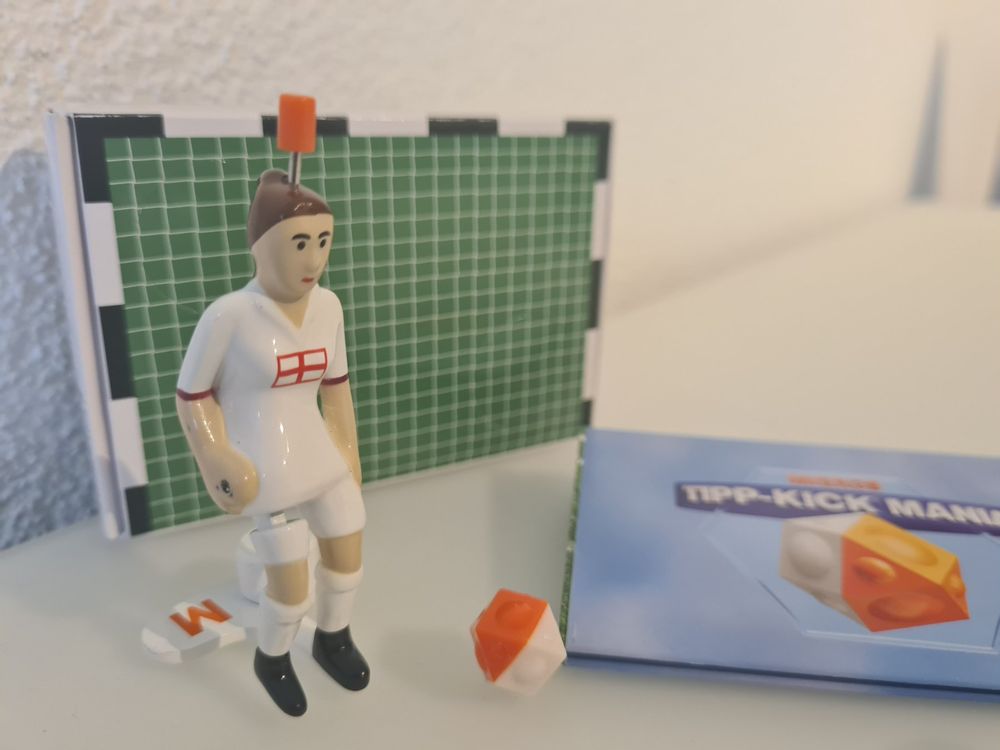 MIGROS Tipp-Kick Mania 2022 Figur England Nr. 2 (weiblich) (Neu und ...