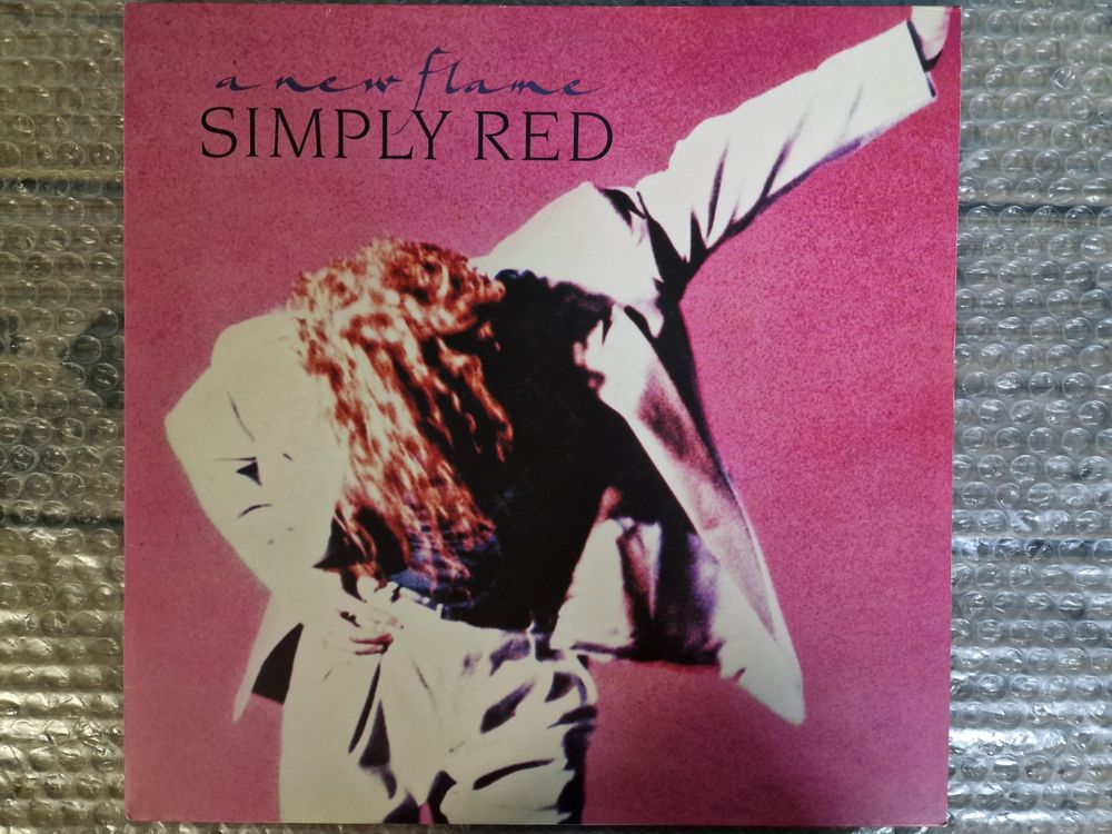 Simply Red LP – A New Flame (Gebraucht) in Root für CHF 6 – mit Lieferung auf Ricardo kaufen
