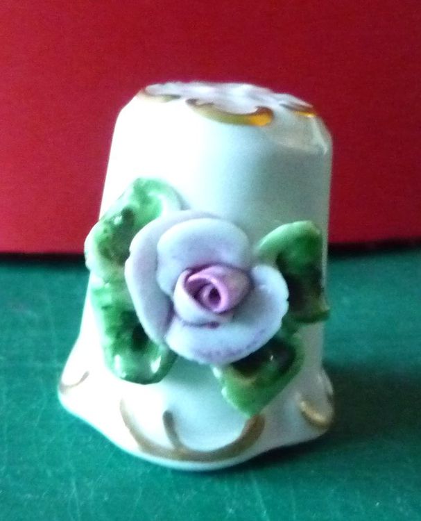 "Lindner" Porzellan Fingerhut aufgesetzter Rose (Neu (gemäss ...