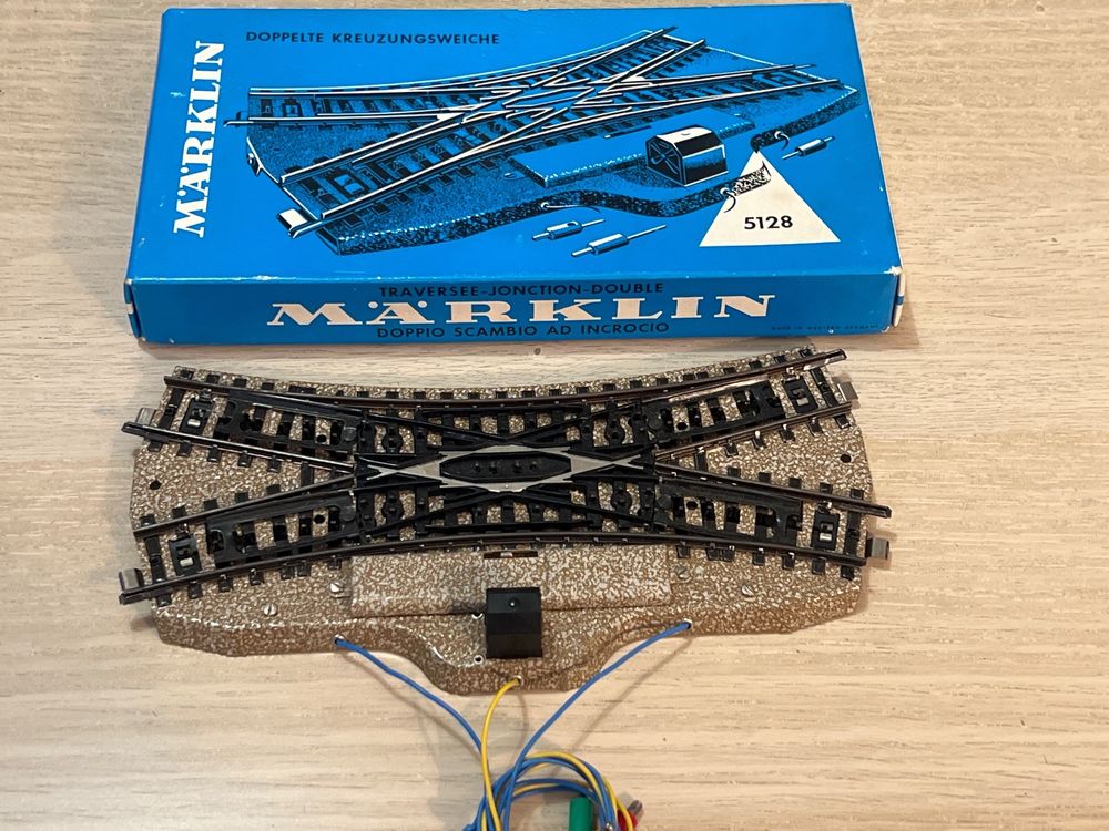 Märklin 5128 kreuzungsweiche H0 OVP (Gebraucht) in St-Aubin-Sauges für ...