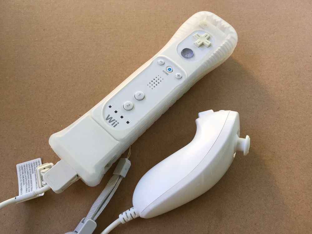 Nintendo Wii Remote / Controller mit Motion Plus WEISS (Gebraucht) in ...