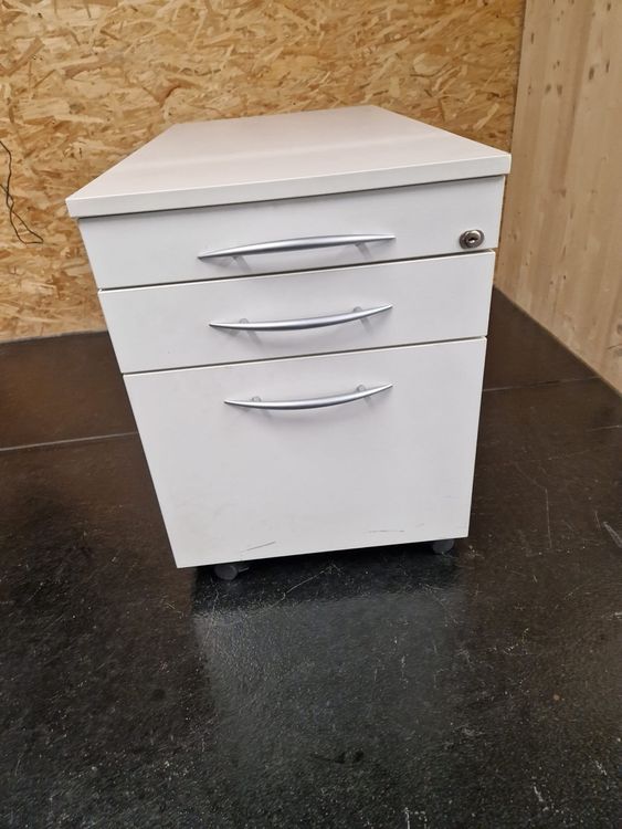 Büromöbel mit Schubladen H58 B43 T80 (Gebraucht) in Solothurn für CHF 4 – nur Abholung auf ...