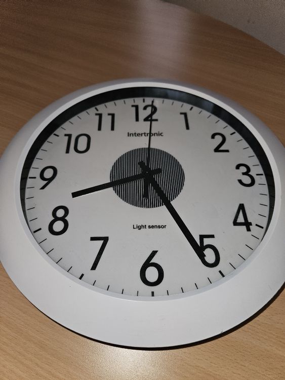 Uhr Intertronic (Gebraucht) in Kriens für CHF 8.95 – mit Lieferung auf ...