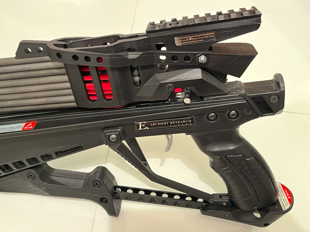 Armbrust EK Cobra R9 mit 15-Zoll-Pfeil-Magazin analog Adder (Neu ...