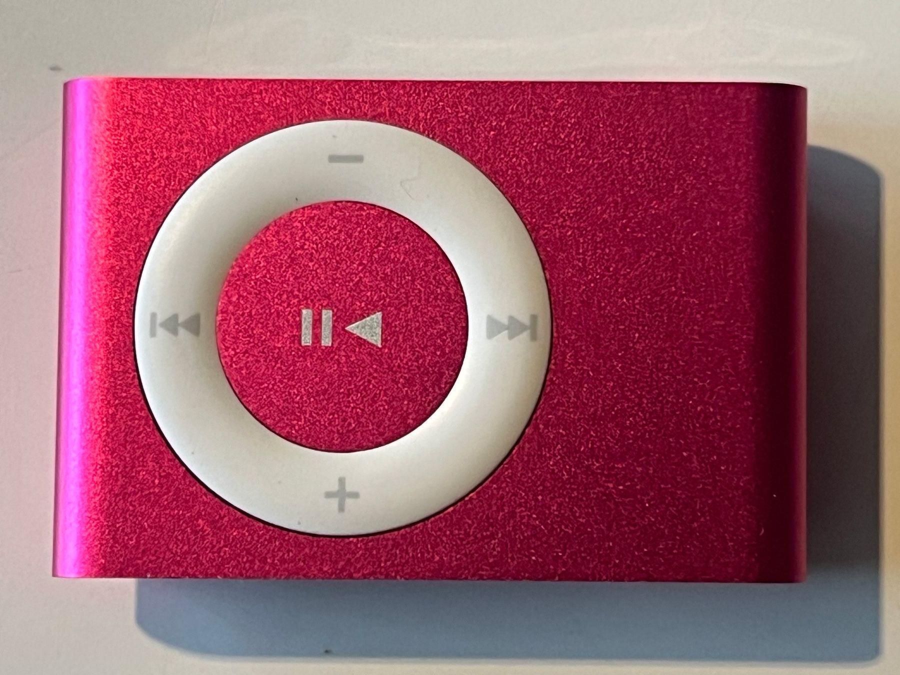iPod Shuffle 4. Generation, Pink, Inkl. Zubehör, Top! (Neu (gemäss ...