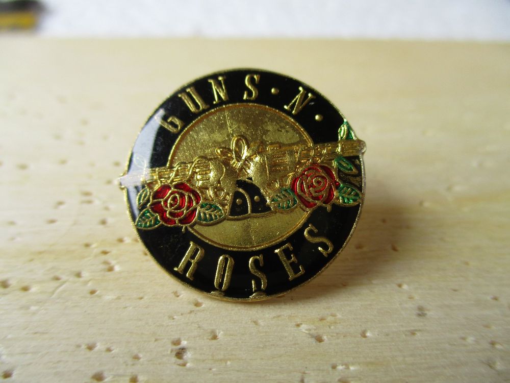 Guns n Roses Pin (Neu (gemäss Beschreibung)) in Felsberg für CHF 0.8 ...