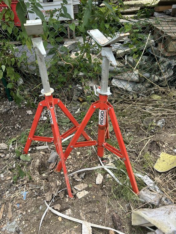 2 X V-Kopf-Rohrständer Hoch Klappbar Ridgid Modell VF-99 (Gebraucht) in ...