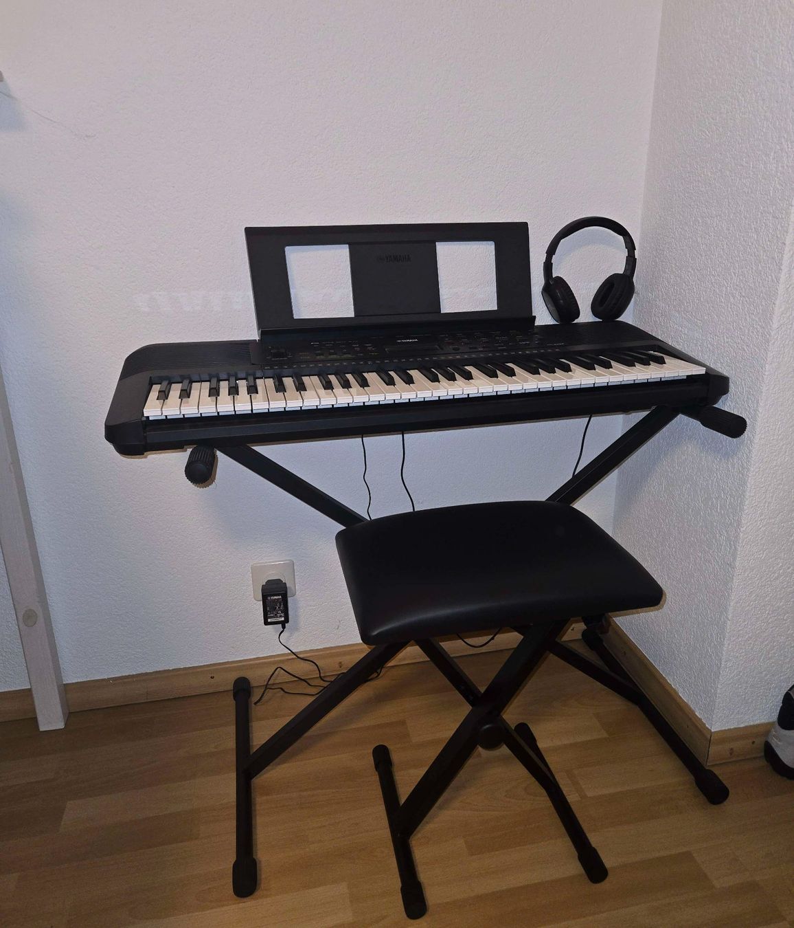 Yamaha PSR E283 Pack avec Clavier Portable (Neuf (Voir description)) à ...