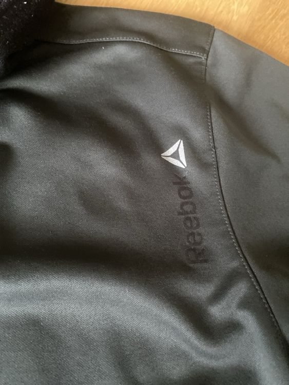 Reebok Training Hoodie - Men’s Medium - soft Shell (Gebraucht) in Zug ...
