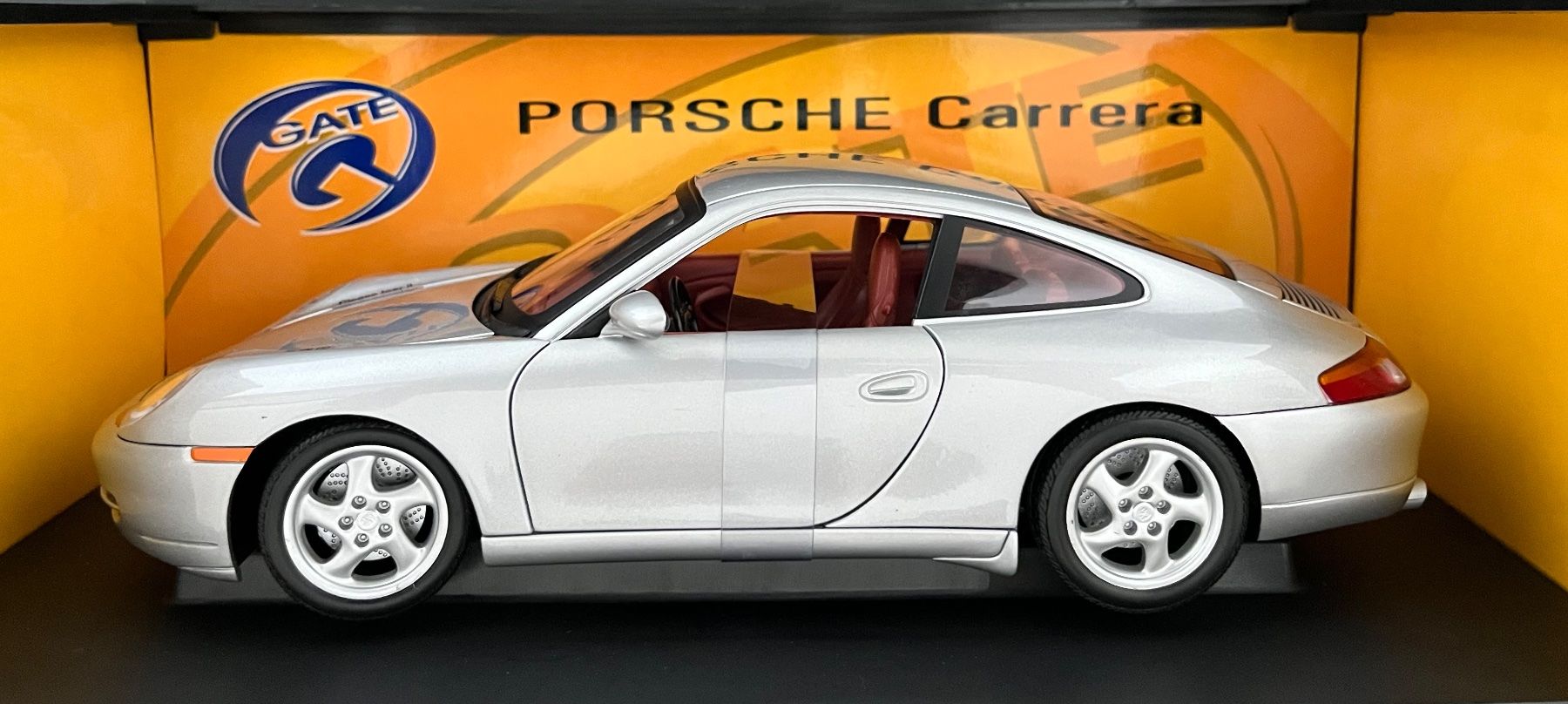 Porsche Carrera 996 Coupé 1:18, Replica, Gate (Gebraucht) in St-Cergue ...