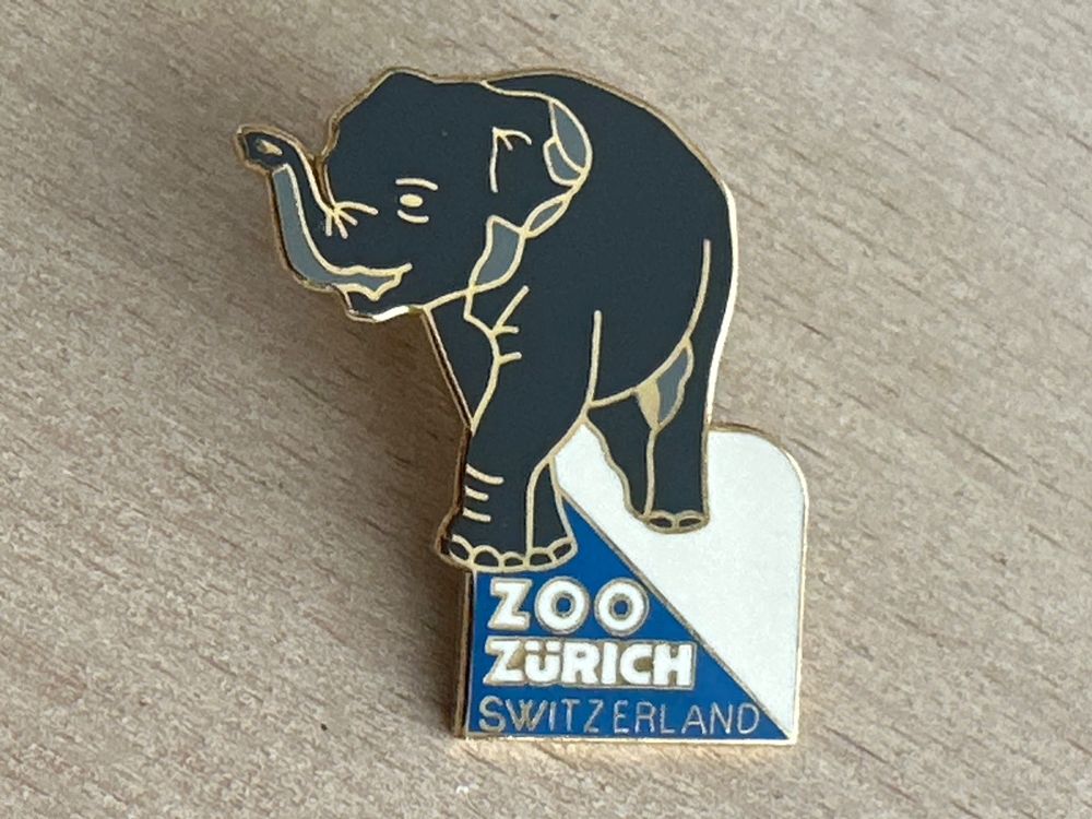 Pin Zoo Zürich (Gebraucht) in Glattbrugg für CHF 1 – mit Lieferung auf ...