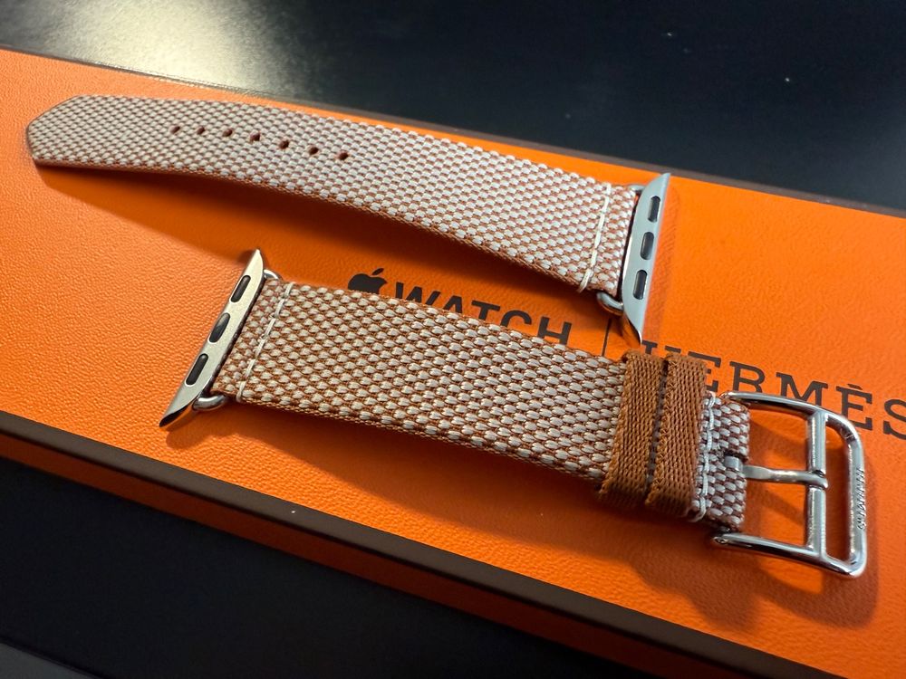 Apple Watch Hermès - Bracelet Simple Tour Toile H Gold/Écru (Gebraucht) in Biel/Bienne für CHF ...