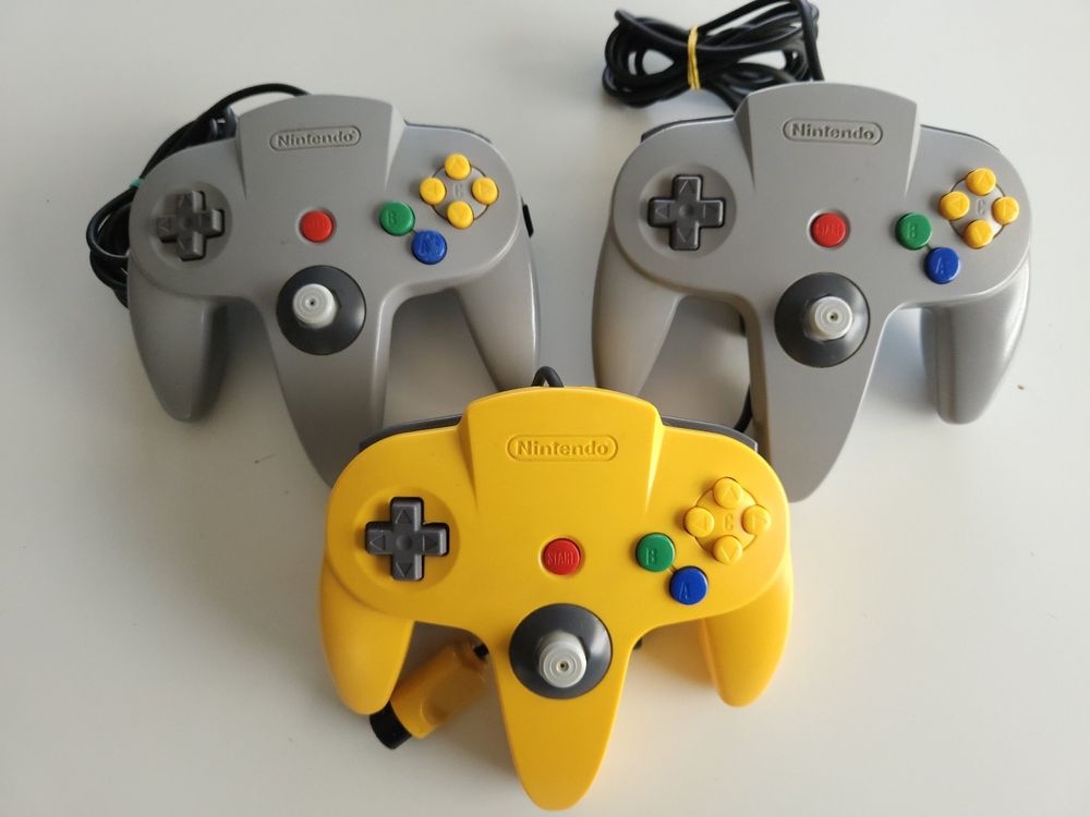 3 Controllers Nintendo 64 (N64) (Gebraucht) in Autigny für CHF 59 – mit ...