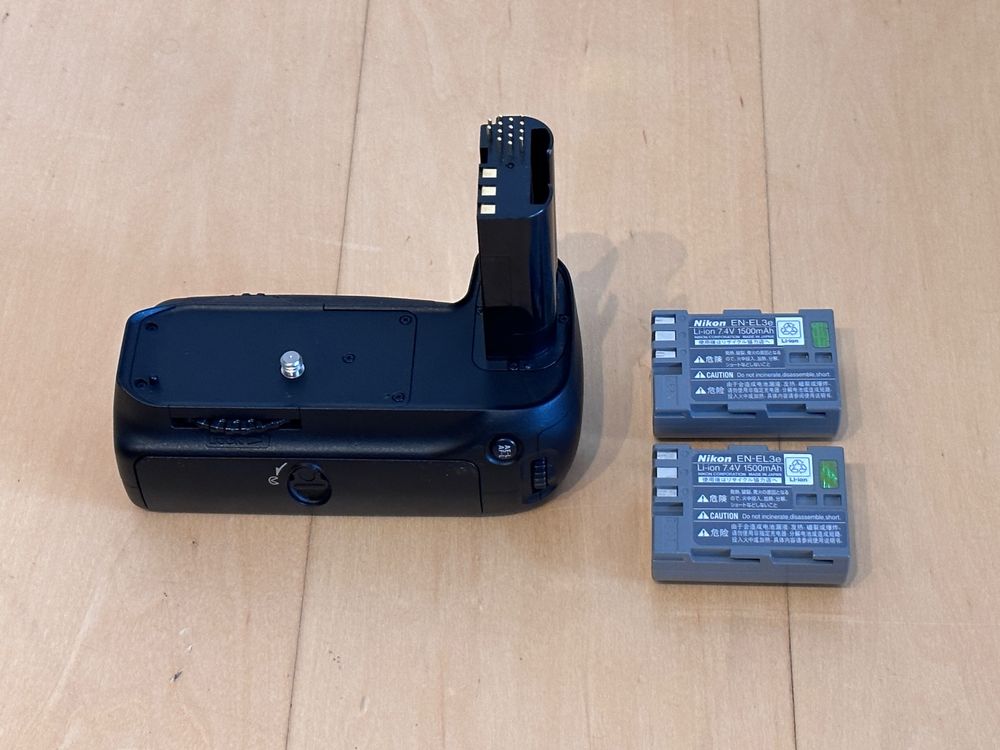 Nikon Multifunktionsgriff MB-D80 inkl. 2 Batterien EN-EL3e (D'occasion ...