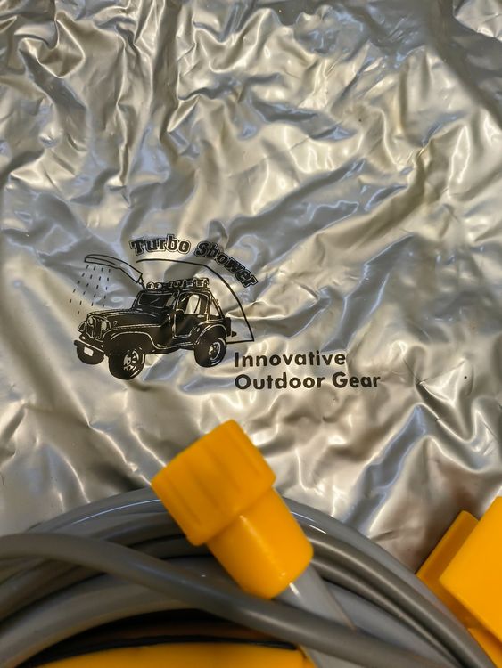 Neue Camping 12V Pump Dousche mit Tauchpumpe (Neu und originalverpackt ...