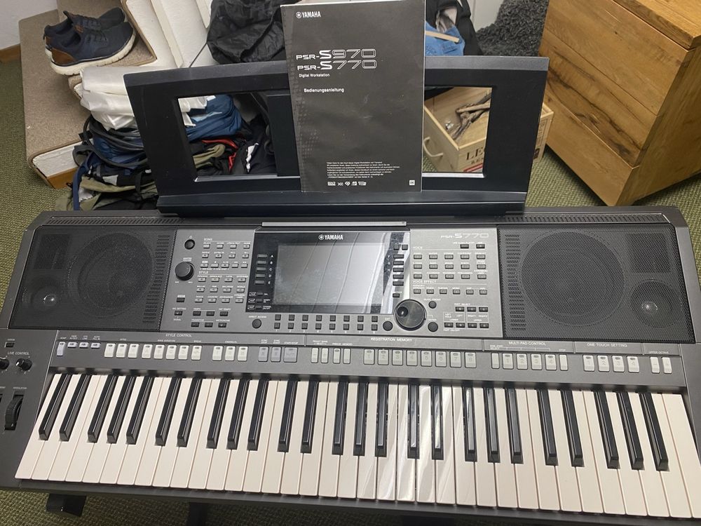 Yamaha PSR-S770 mit Ständer, Keyboard (Gebraucht) in Bollingen für CHF ...