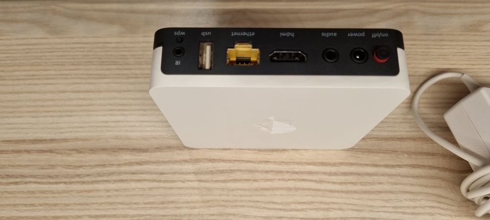 Swisscom TV UHD Box (IP1400) Rev R01E (Gebraucht) in Eschlikon TG für ...