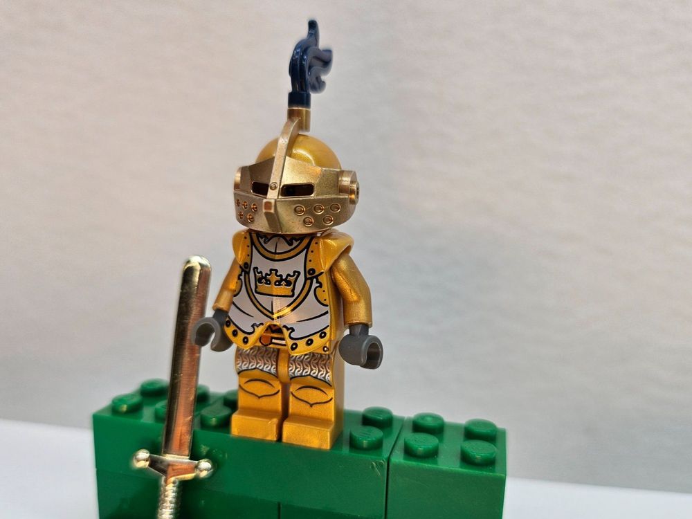 Lego Castle Gold Knight Minifigur cas145 aus Set 7079, RAR! (Gebraucht ...