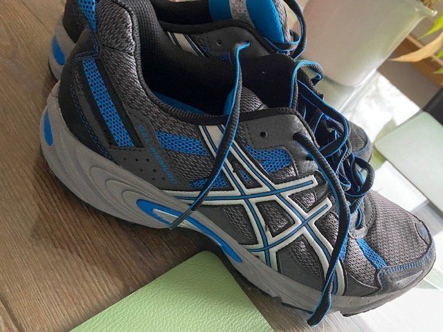 Herren SportschuheAsics - 44-New (Neu und originalverpackt) in Adliswil ...