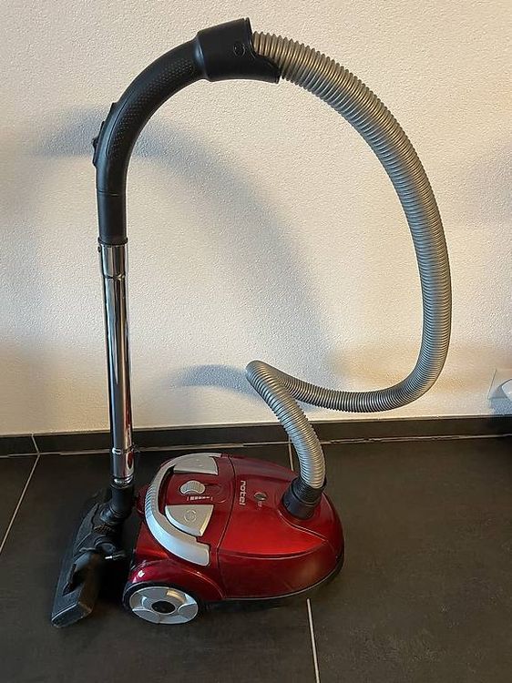 Aspirateur Rotel rouge - parfait pour le nettoyage! (D'occasion) à ...